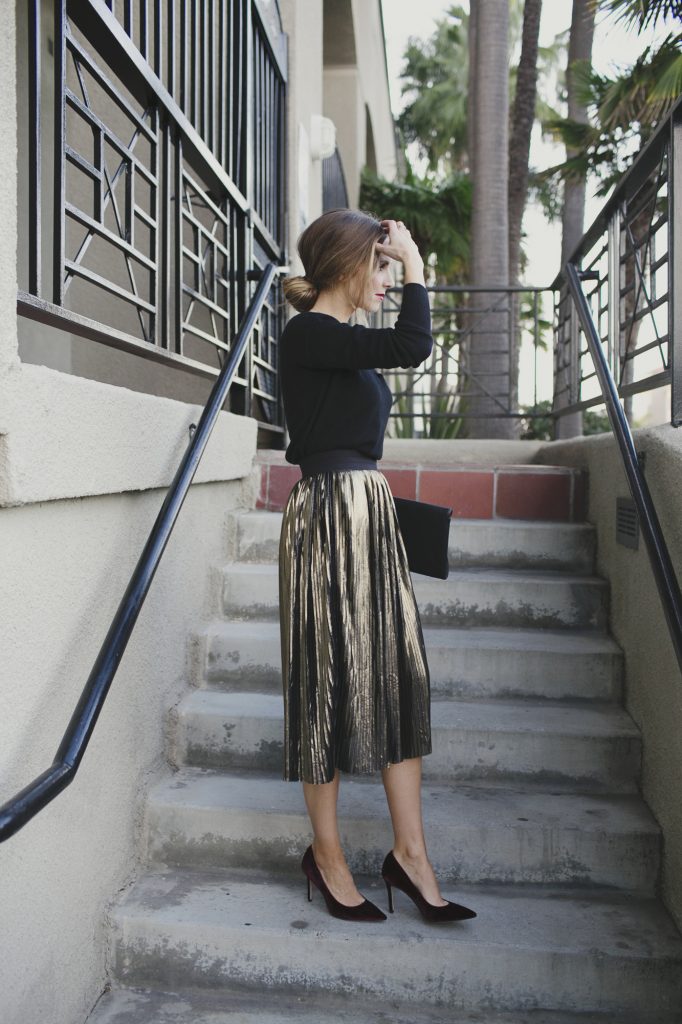 Dressed Up, Dressed Down: Holiday Statement Pieces - Merrick's Art