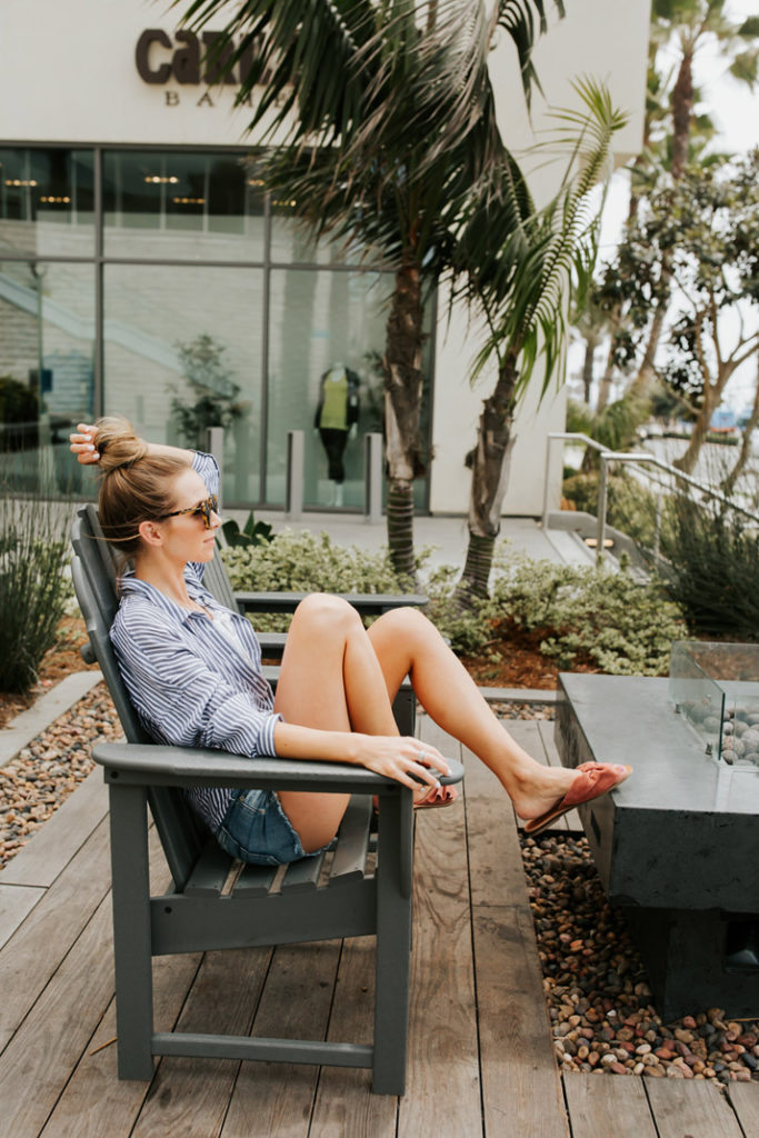 Two Easy, Effortless Beach Outfits You Can Actually Pull Off - Merrick ...