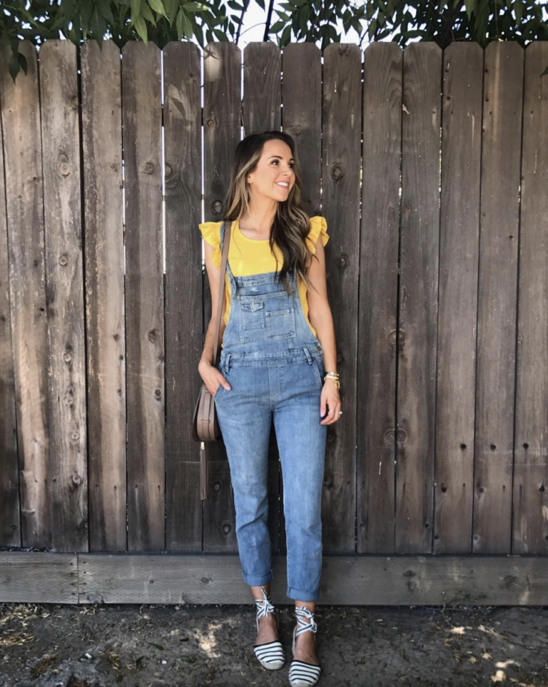 20 Functional But Cute Stay At Home Mom Outfits for Summer - Merrick's Art
