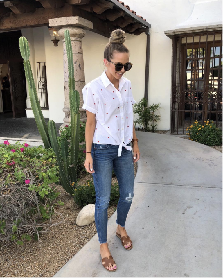 20 Functional But Cute Stay At Home Mom Outfits for Summer - Merrick's Art