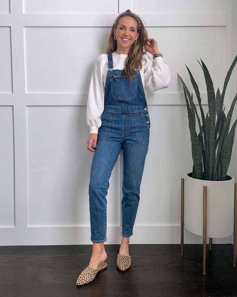 How to Wear Overalls (6 Easy Outfits) - Merrick's Art