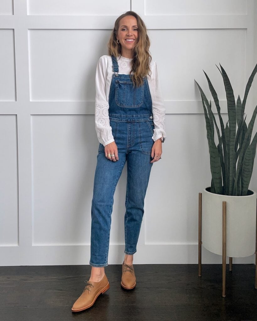 How to Wear Overalls (6 Easy Outfits) - Merrick's Art