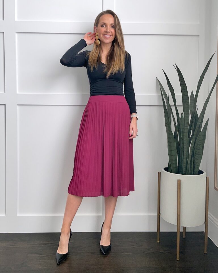 Pleated Skirt Outfit (4 Skirts, 8 Outfits) - Merrick's Art