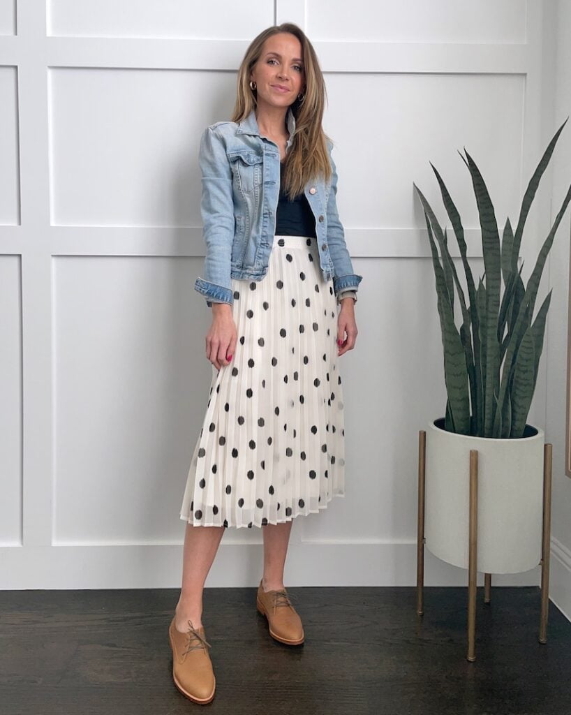 Pleated Skirt Outfit (4 Skirts, 8 Outfits) - Merrick's Art