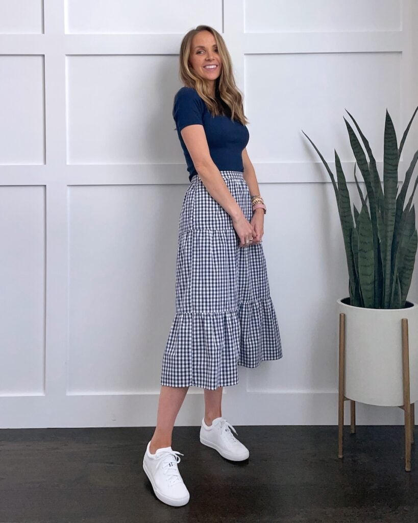 4 Casual Skirt Outfits for Summer - Merrick's Art