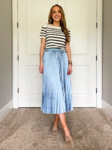 What Colors To Wear With Powder Blue - Merrick's Art